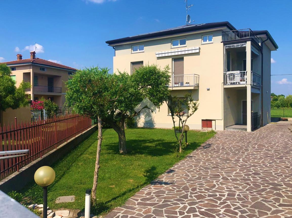 Villa in vendita a Fornovo San Giovanni