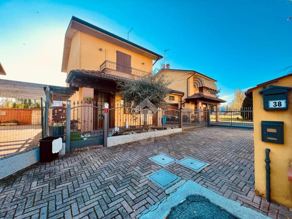 Villa in vendita a Fornovo San Giovanni