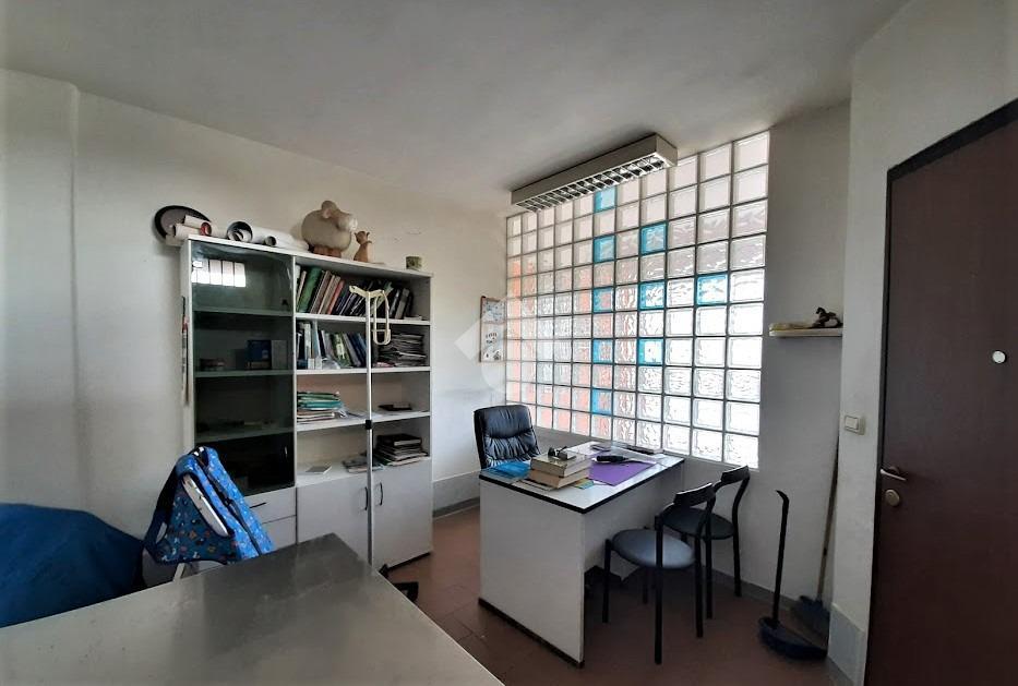 Negozio in vendita a Foligno