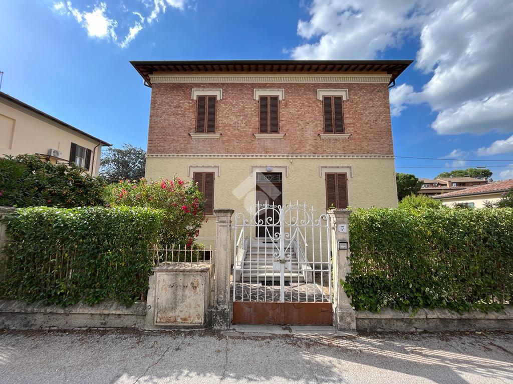 Villa in vendita a Foligno