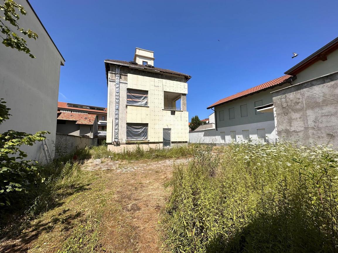 Villa in vendita a Desio