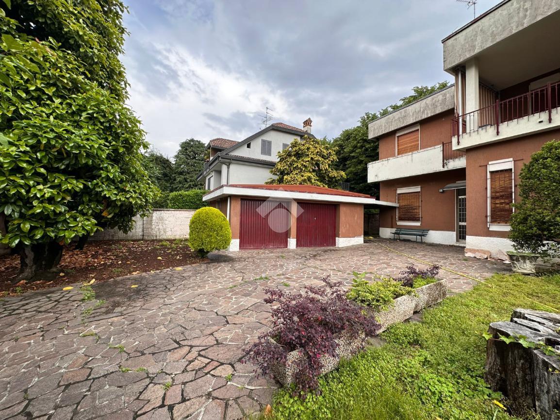 Villa in vendita a Desio