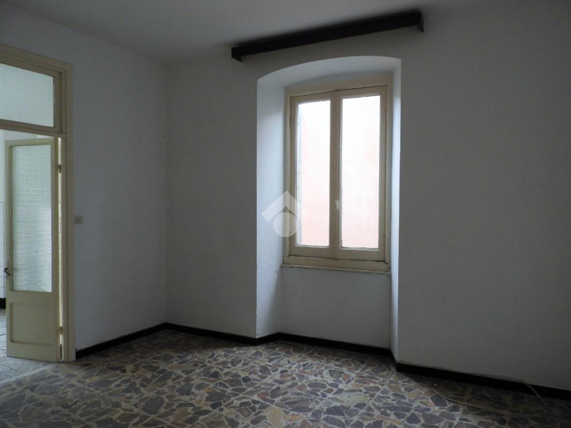 Appartamento in vendita a Borzonasca