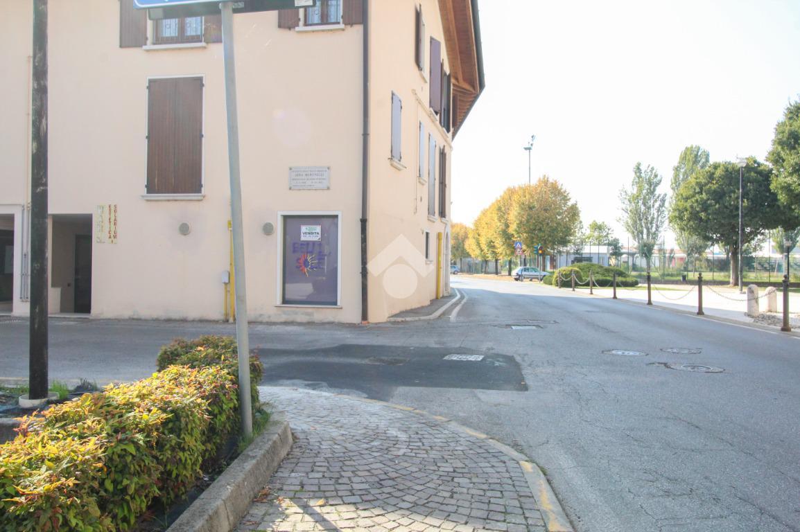 Negozio in vendita a Mazzano