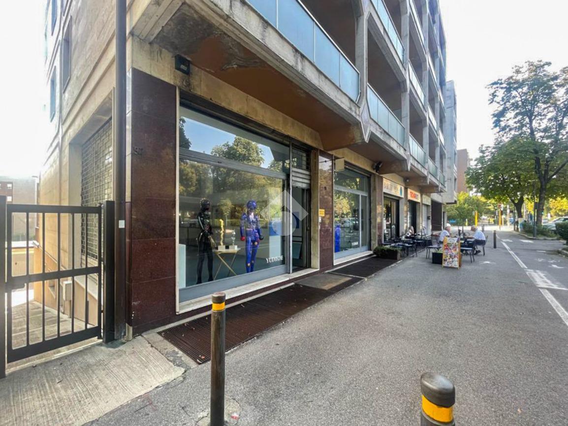 Negozio in affitto a Brescia