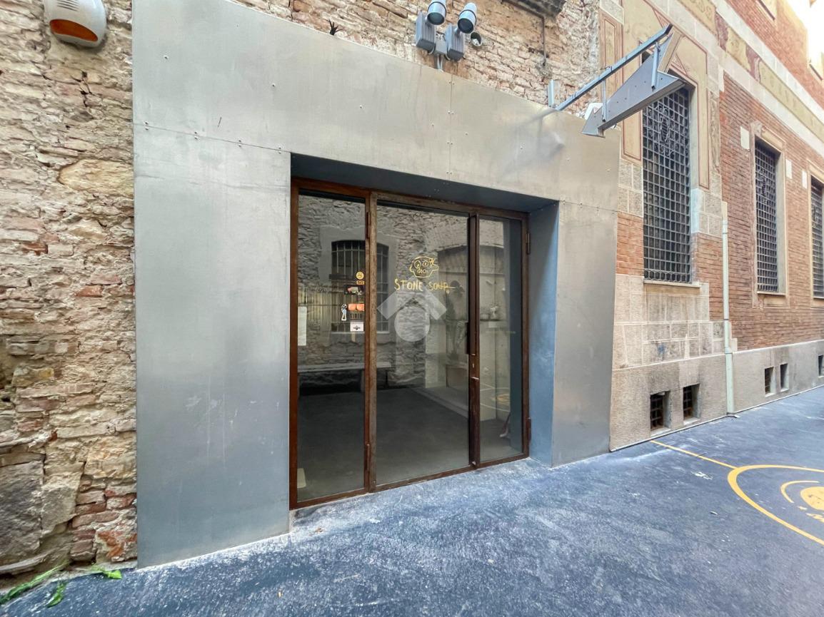 Negozio in affitto a Brescia