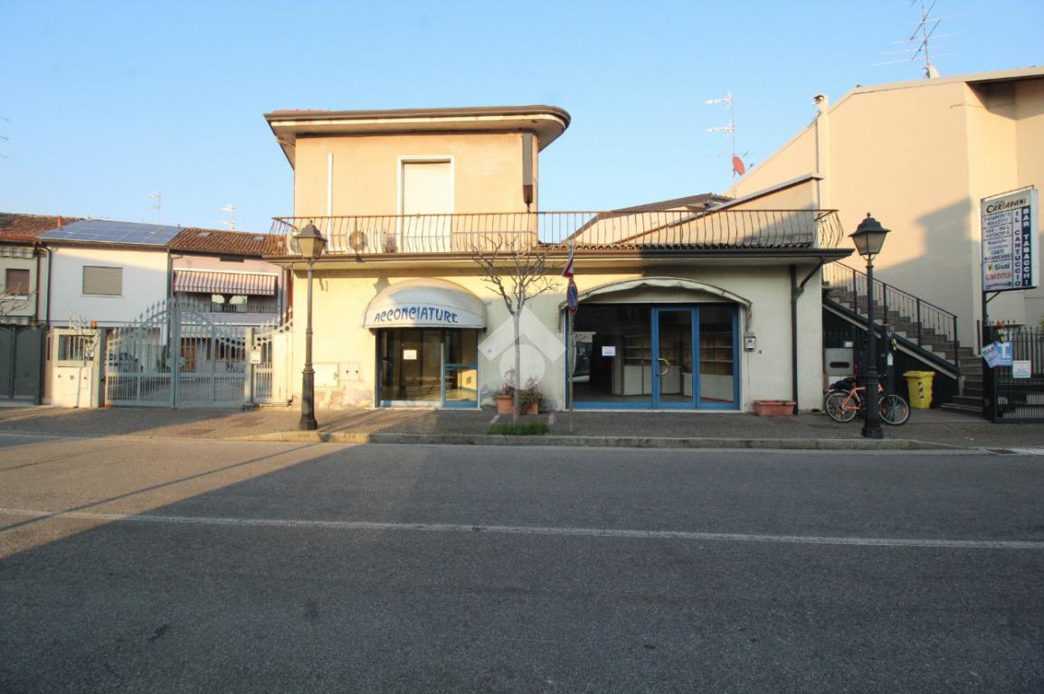 Negozio in affitto a Mazzano
