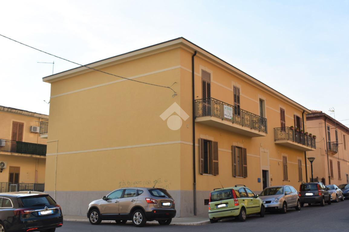 Appartamento in vendita a Paola