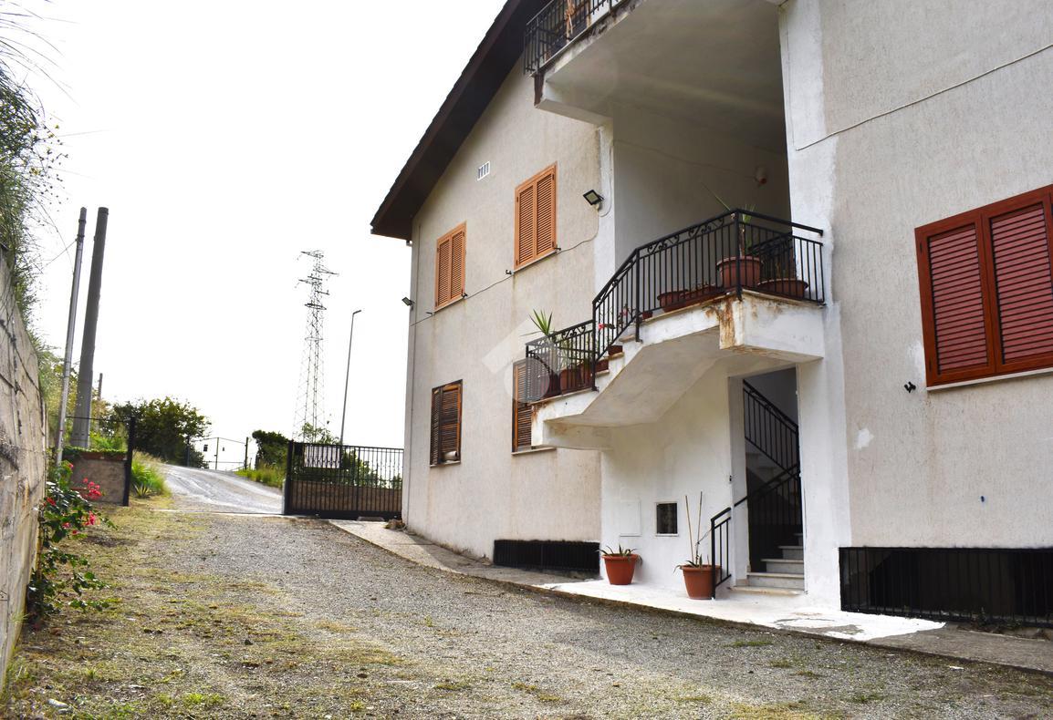 Appartamento in vendita a Falconara Albanese