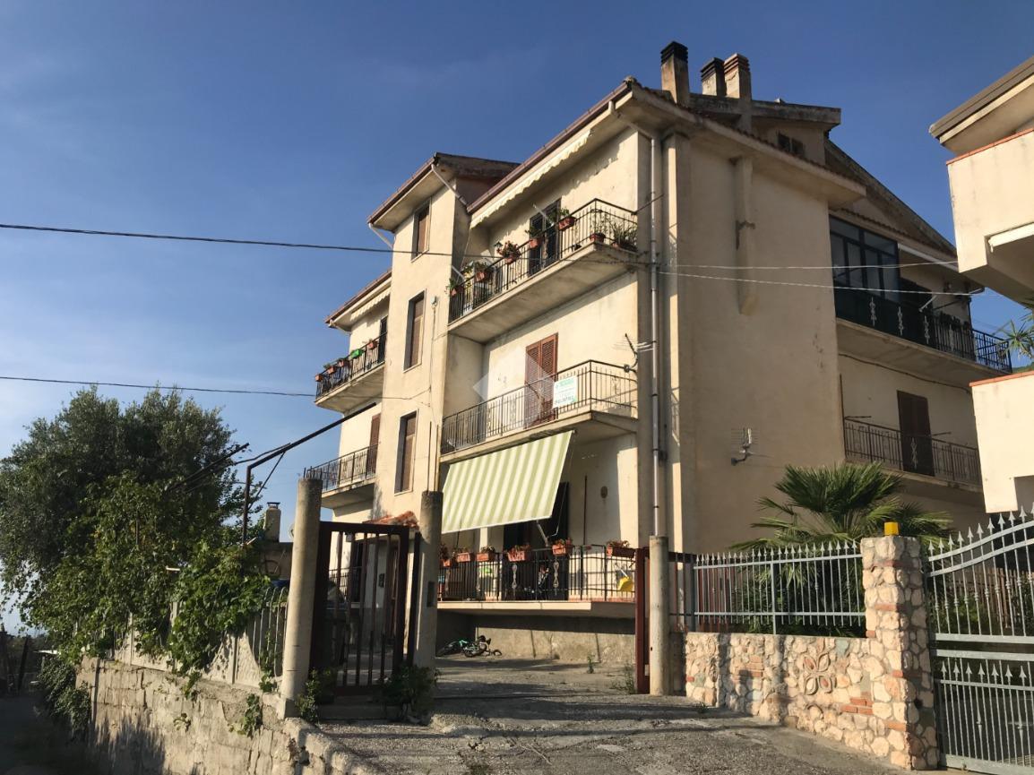 Appartamento in vendita a Paola
