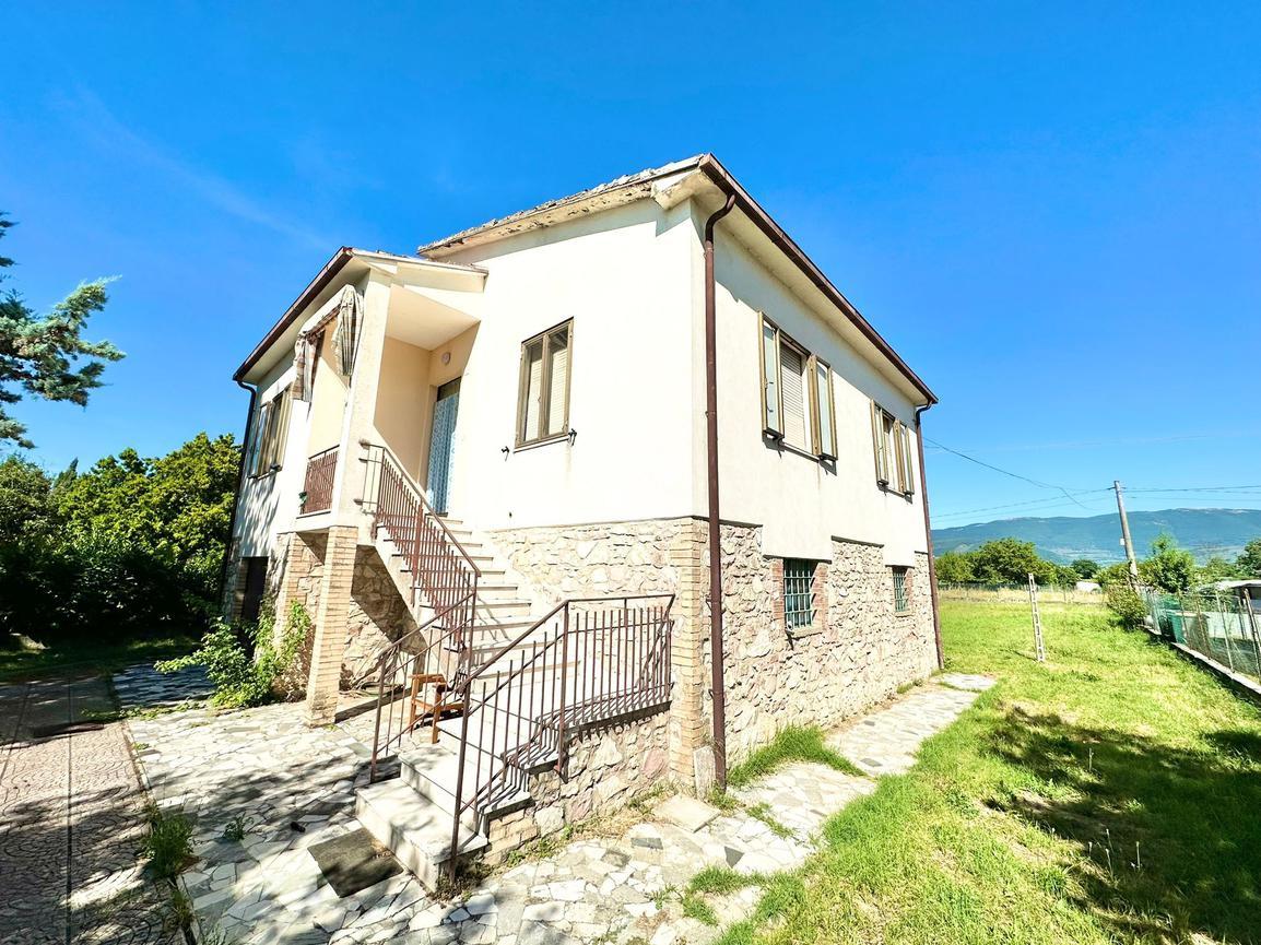 Casa indipendente in vendita a Spoleto