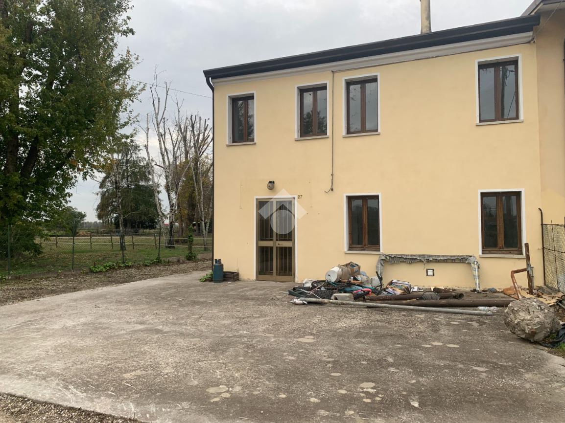 Villa in vendita a Boara Pisani