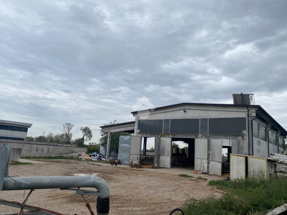 Capannone in vendita a Montichiari