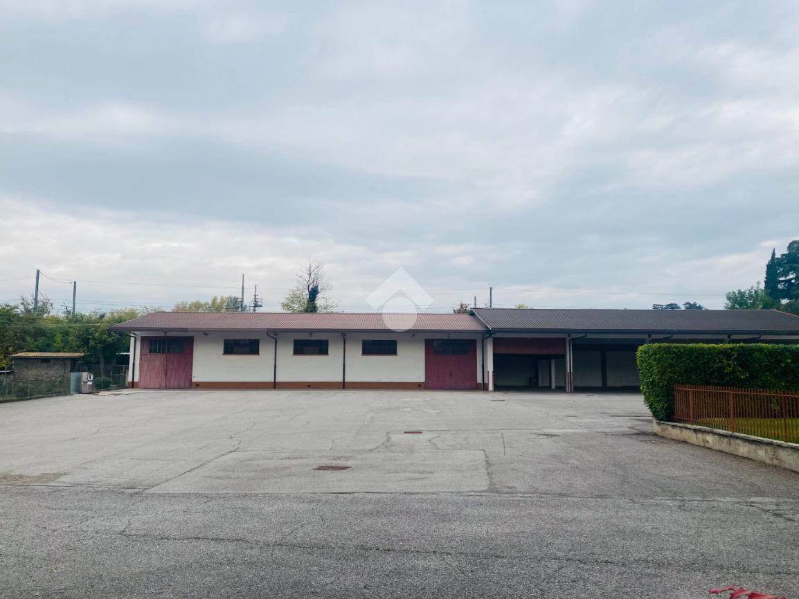 Capannone in affitto a Calcinato