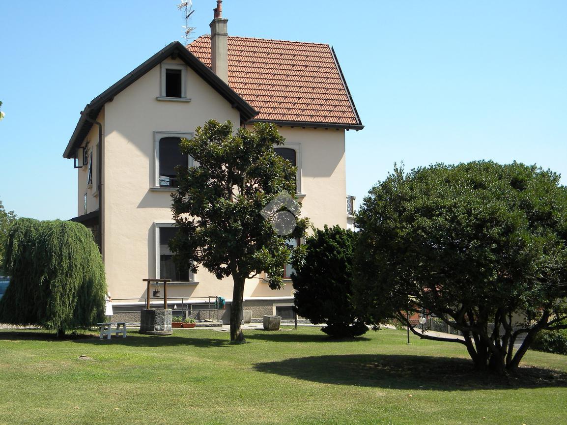 Villa in vendita a Bizzarone