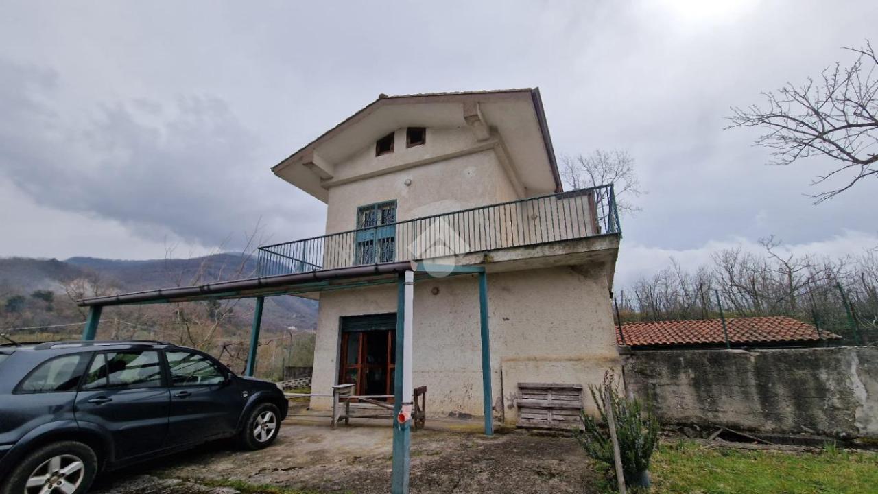 Rustico in vendita a Castiglione Del Genovesi