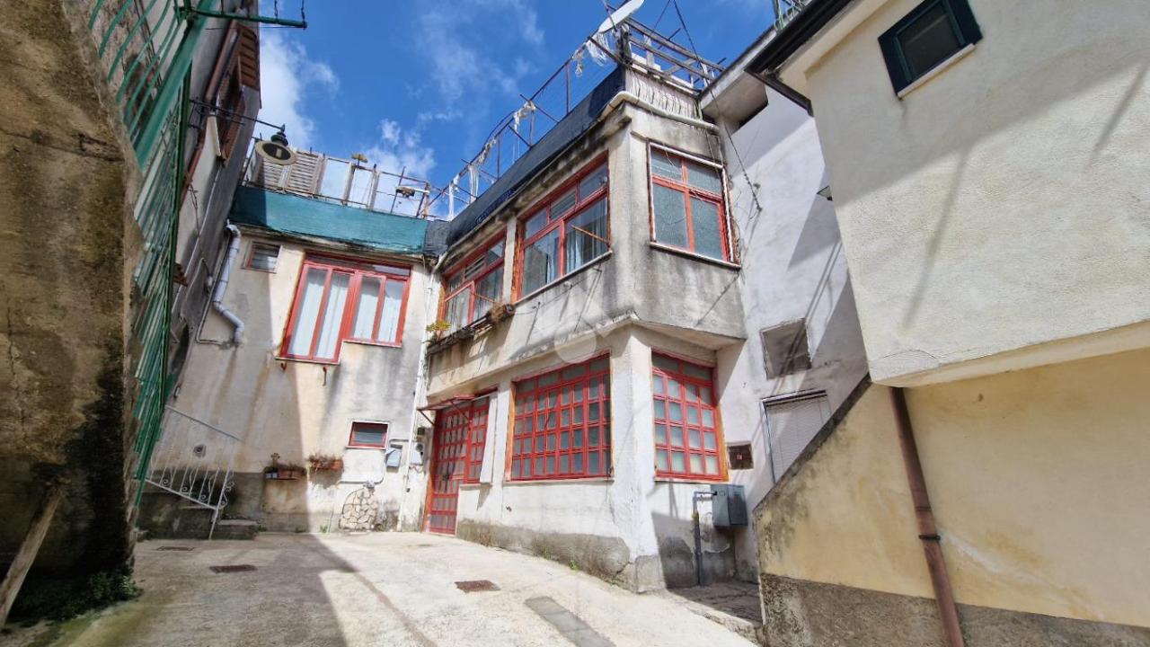 Casa indipendente in vendita a Giffoni Sei Casali