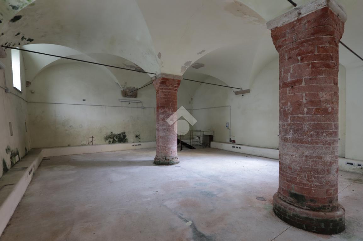 Negozio in vendita a Alessandria