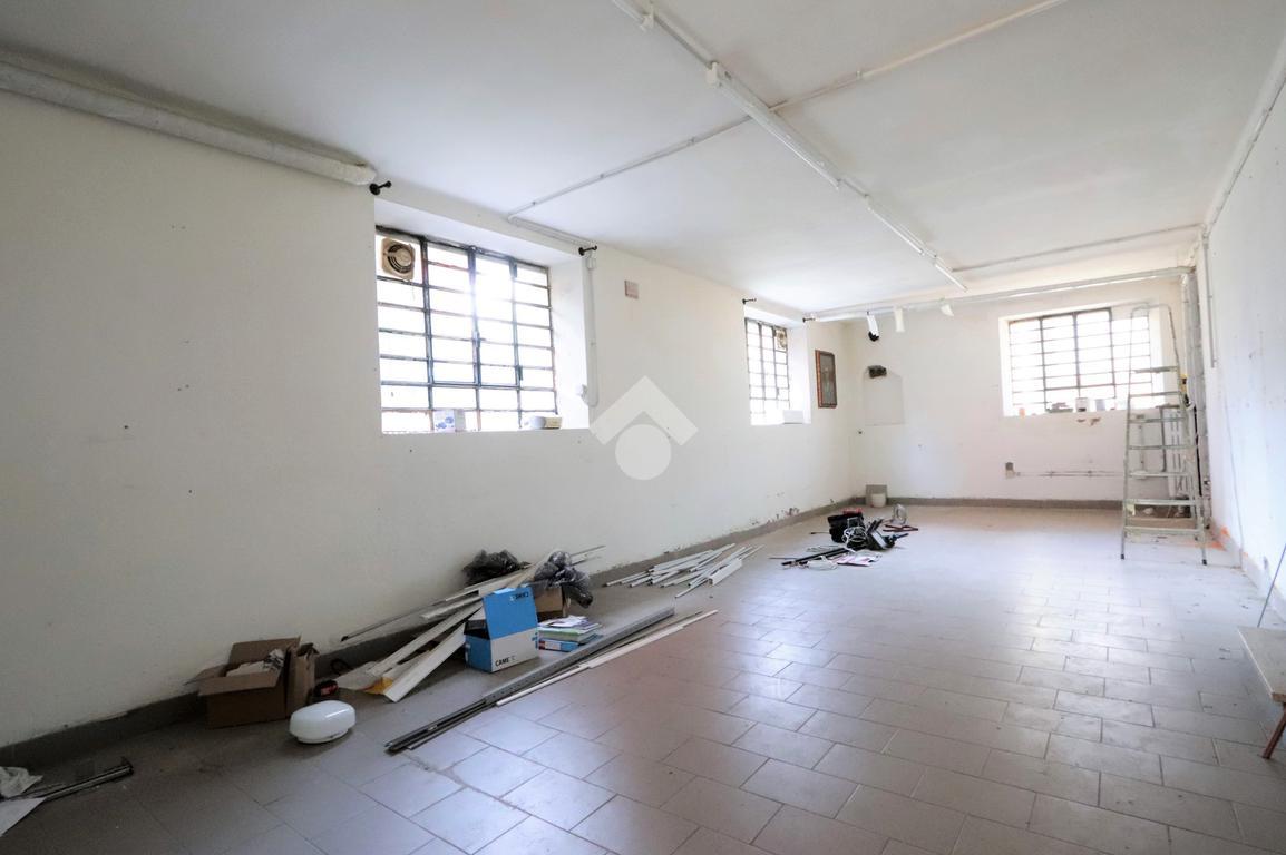Laboratorio in vendita a Valenza