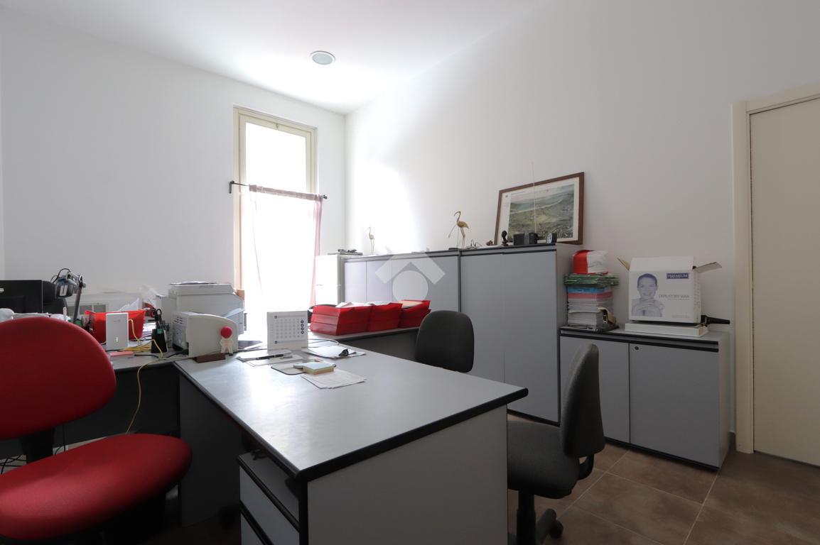 Negozio in vendita a Alessandria