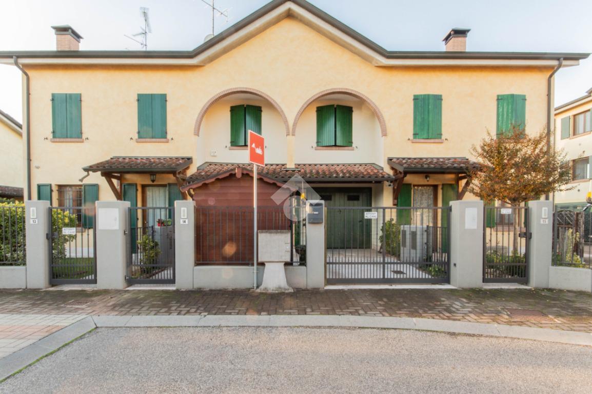 Villa a schiera in vendita a Correggio