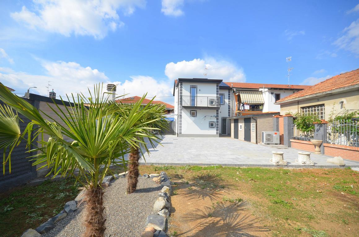 Casa indipendente in vendita a Caronno Pertusella