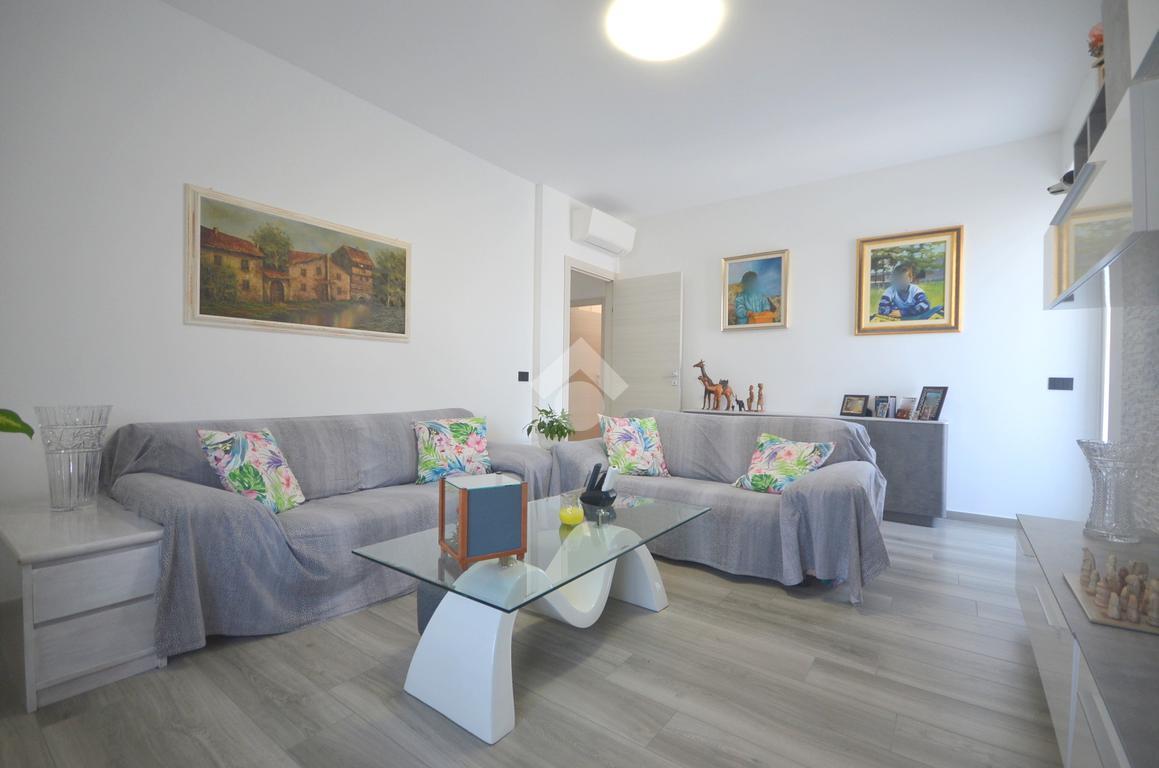 Appartamento in vendita a Caronno Pertusella