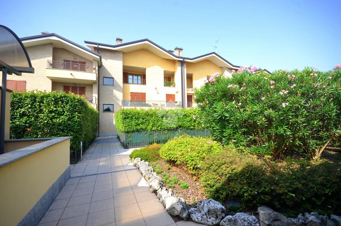 Appartamento in vendita a Caronno Pertusella