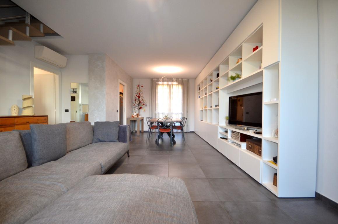 Appartamento in vendita a Caronno Pertusella