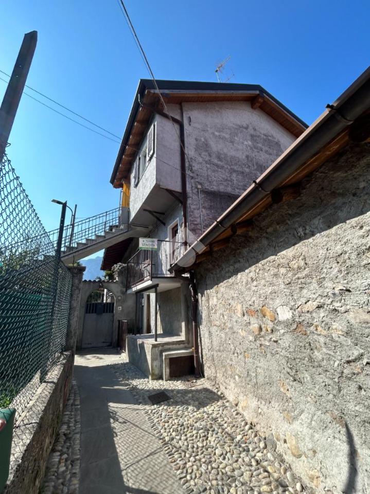 Appartamento in vendita a Abbadia Lariana