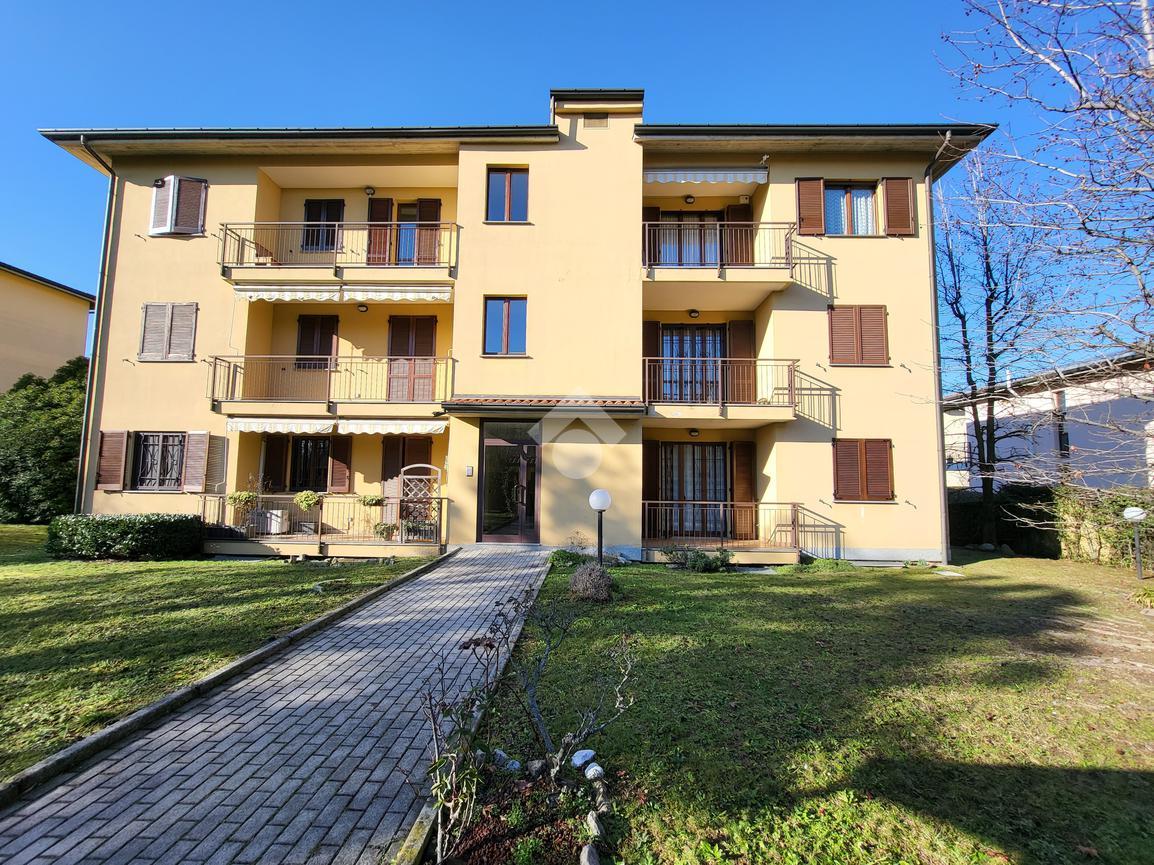 Appartamento in vendita a Besana In Brianza
