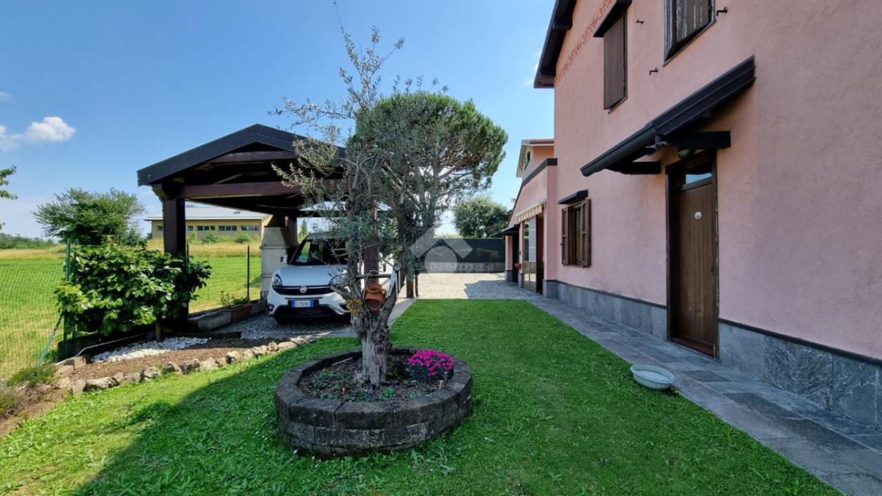 Villa in vendita a Besana In Brianza