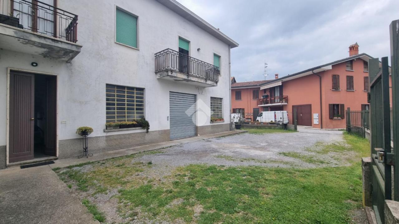 Casa indipendente in vendita a Besana In Brianza