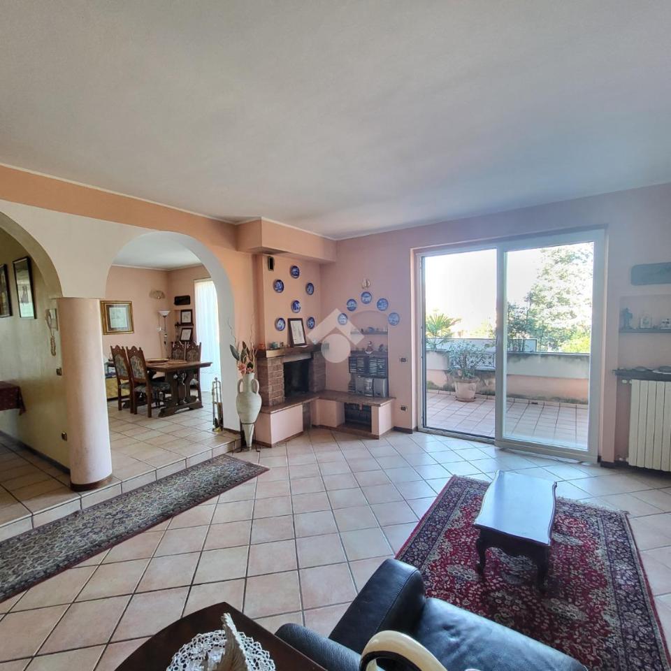 Appartamento in vendita a Besana In Brianza