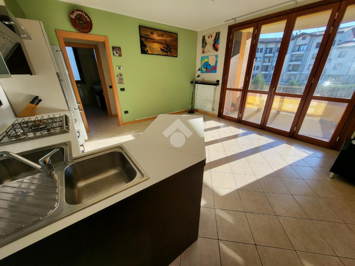 Appartamento in vendita a Besana In Brianza