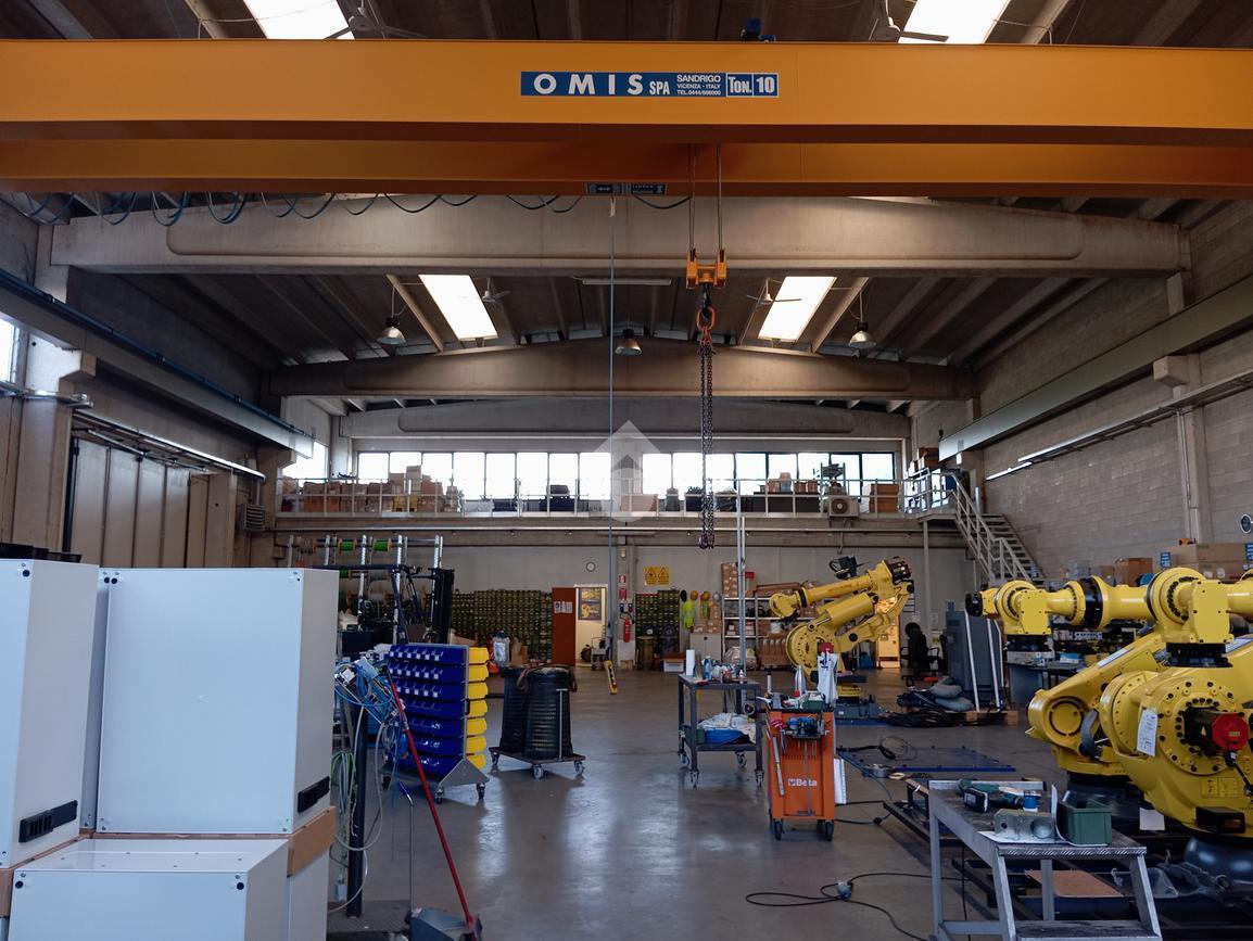 Capannone in affitto a Castano Primo