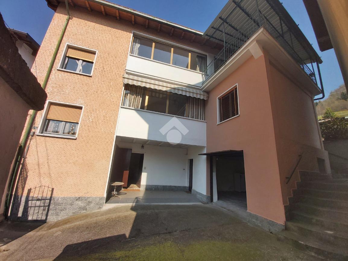 Casa indipendente in vendita a Zone