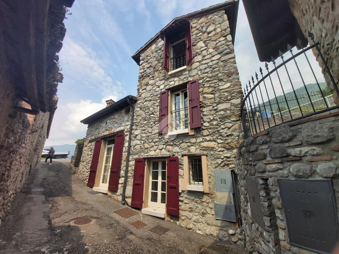 Casa indipendente in affitto a Sale Marasino