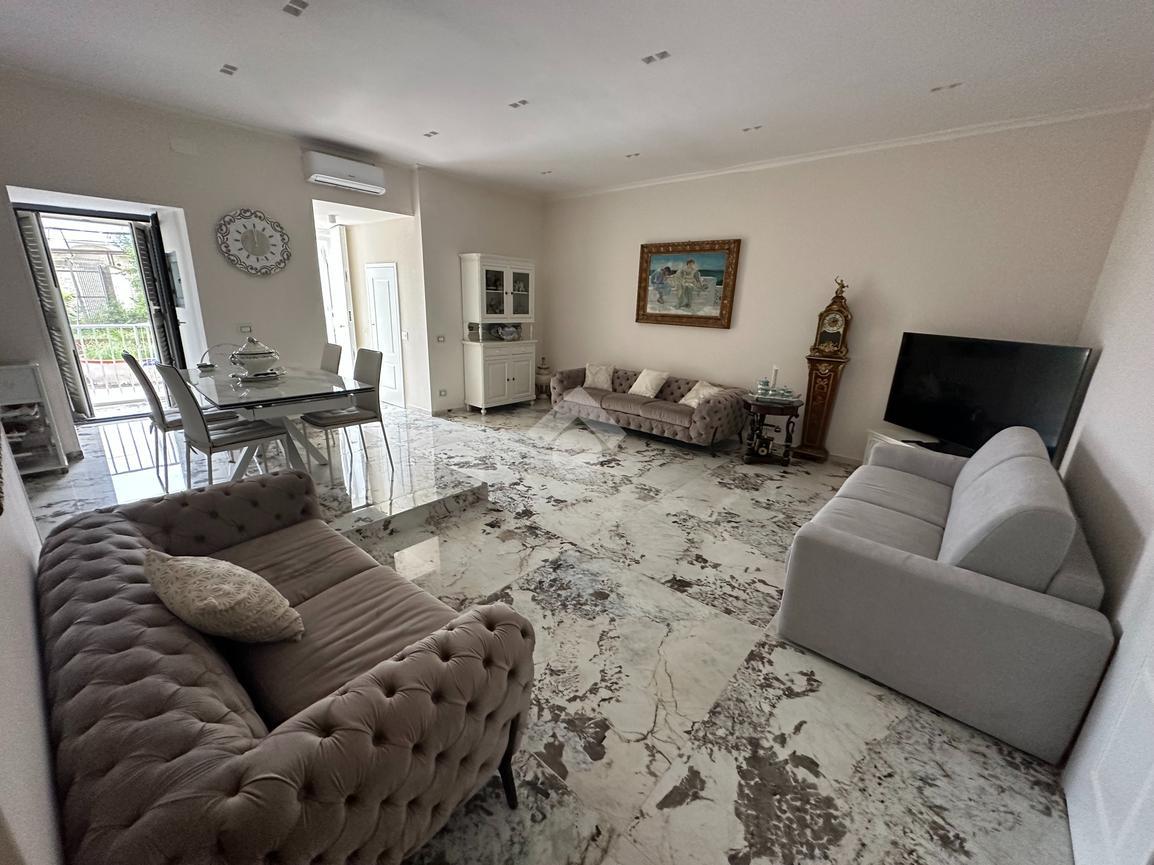 Appartamento in vendita a Napoli