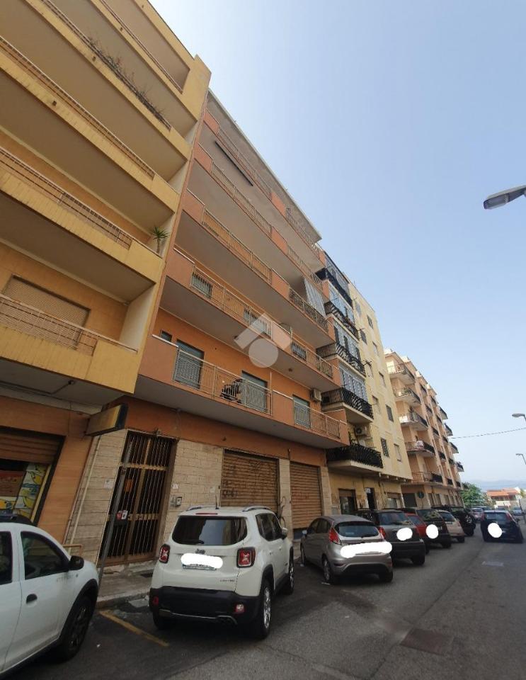 Trilocale in Viale Aldo Moro Traversa a 13, Reggio di Calabria