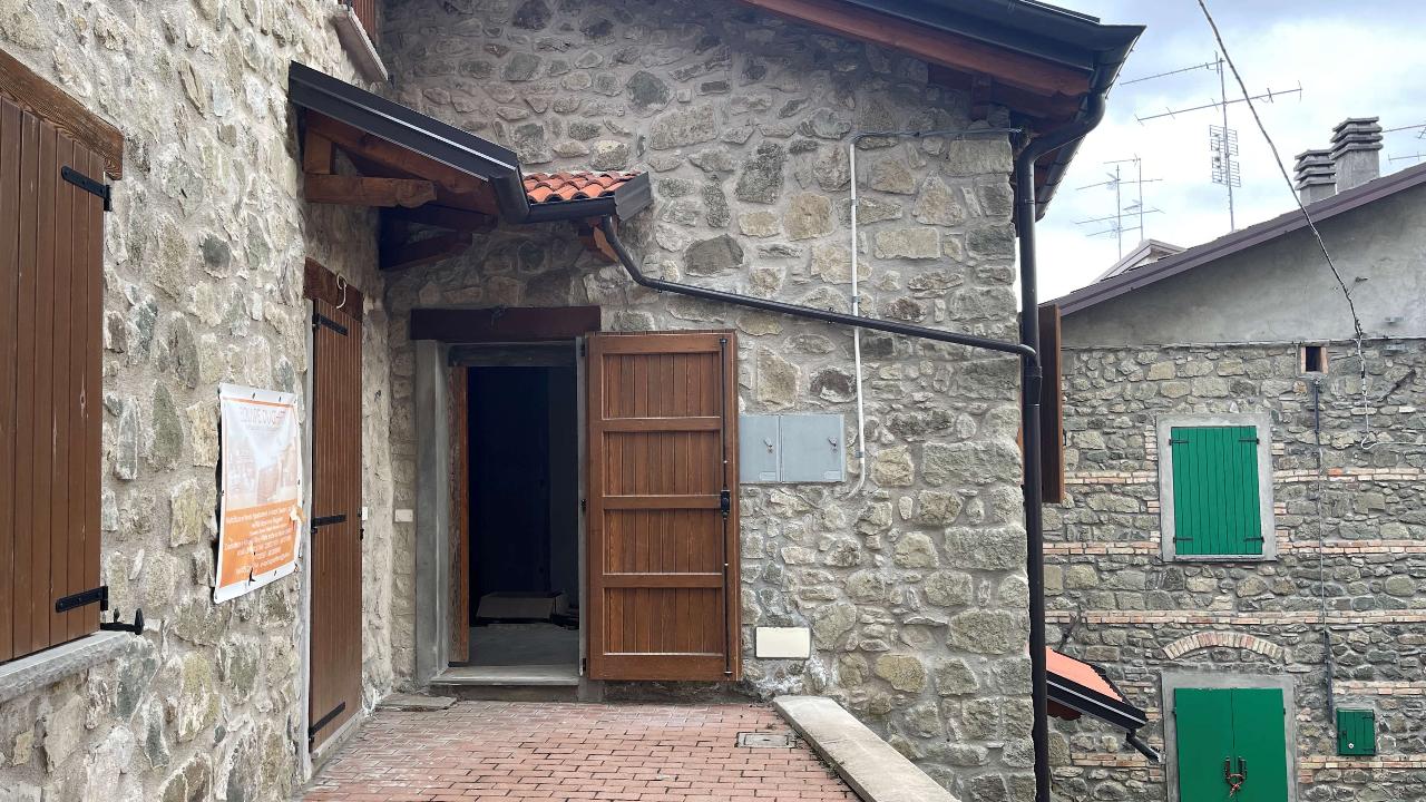 Appartamento in vendita a Ventasso