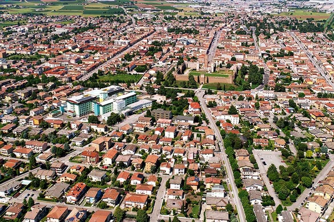 Appartamento in vendita a Villafranca Di Verona