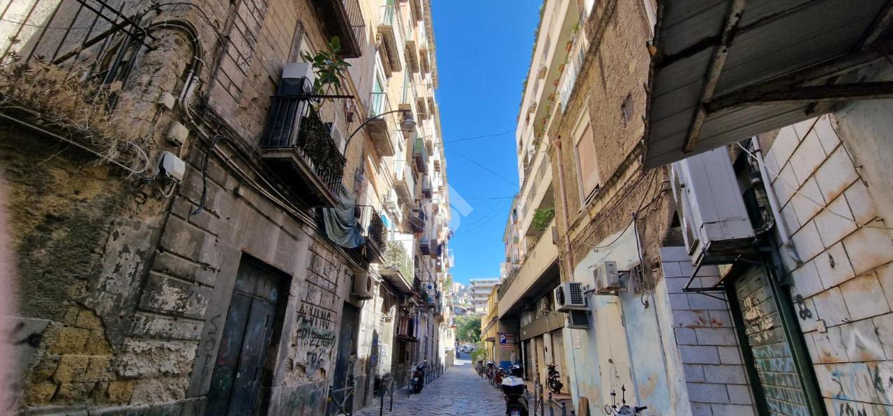 Appartamento in vendita a Napoli