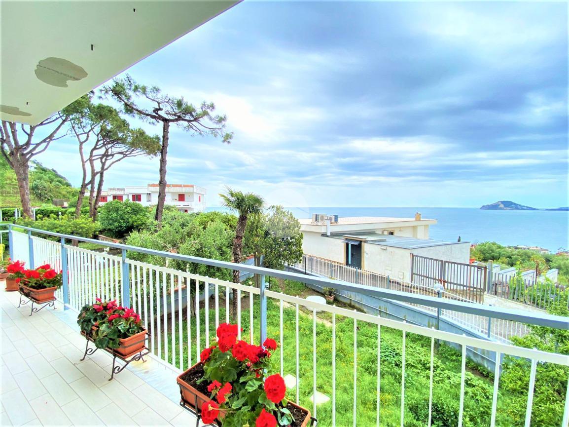 Appartamento in vendita a Pozzuoli