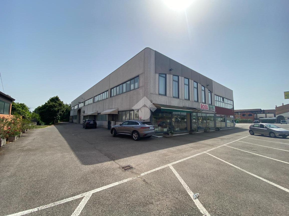 Capannone in vendita a Colognola Ai Colli