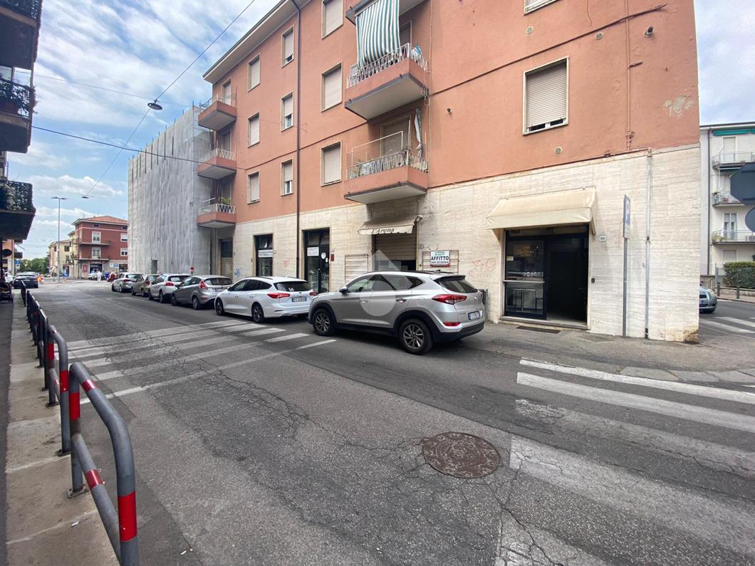 Negozio in affitto a Verona