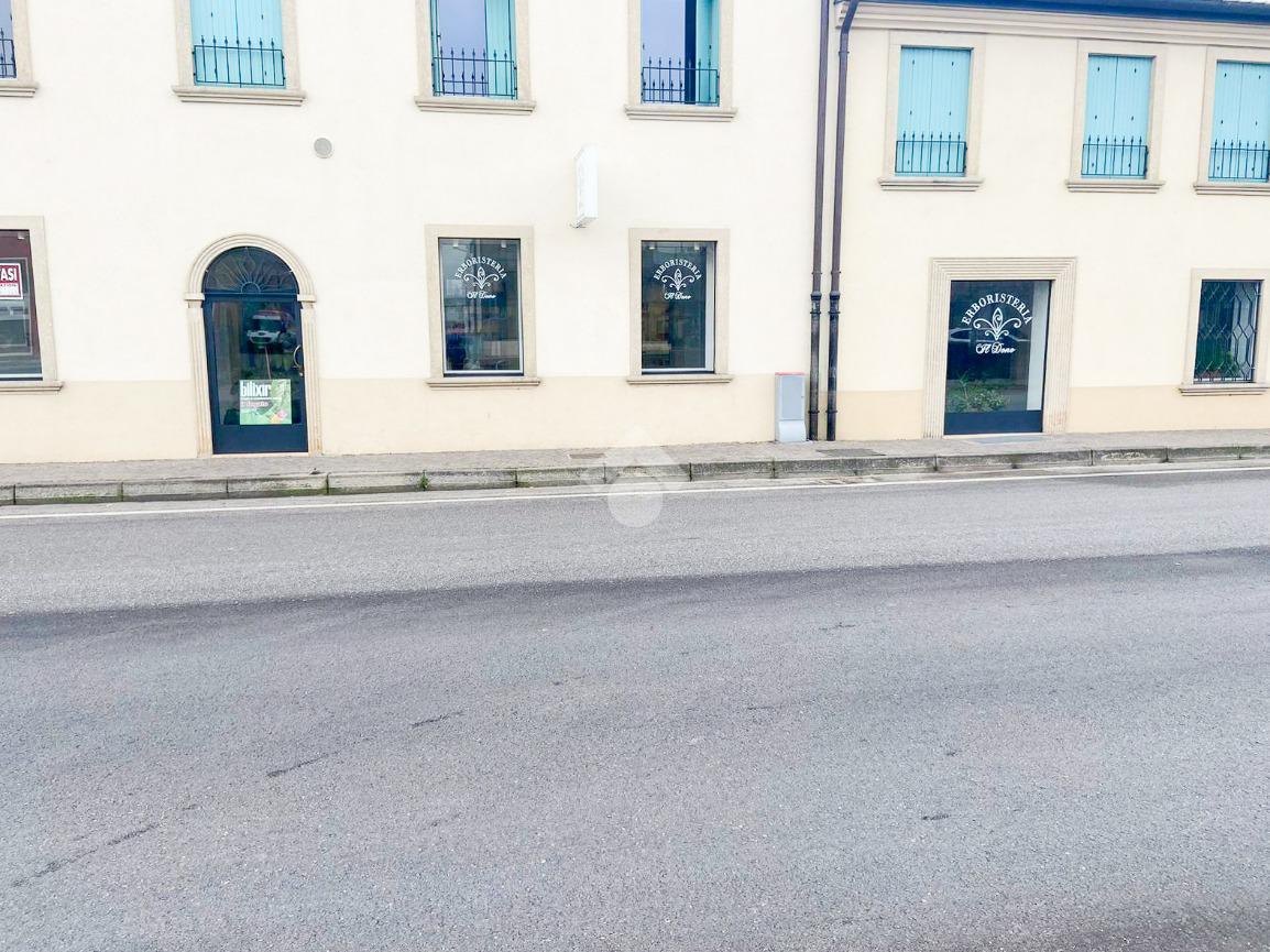 Negozio in affitto a Caldiero