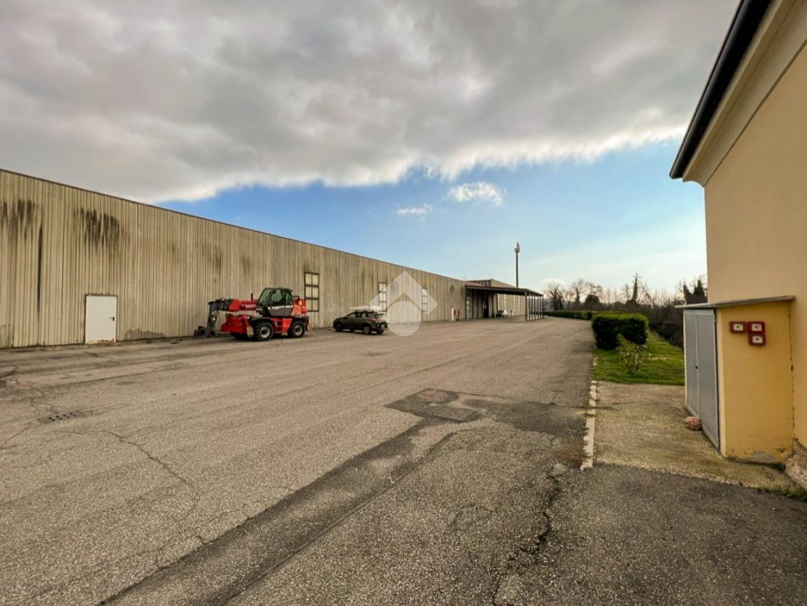 Capannone in affitto a Verona