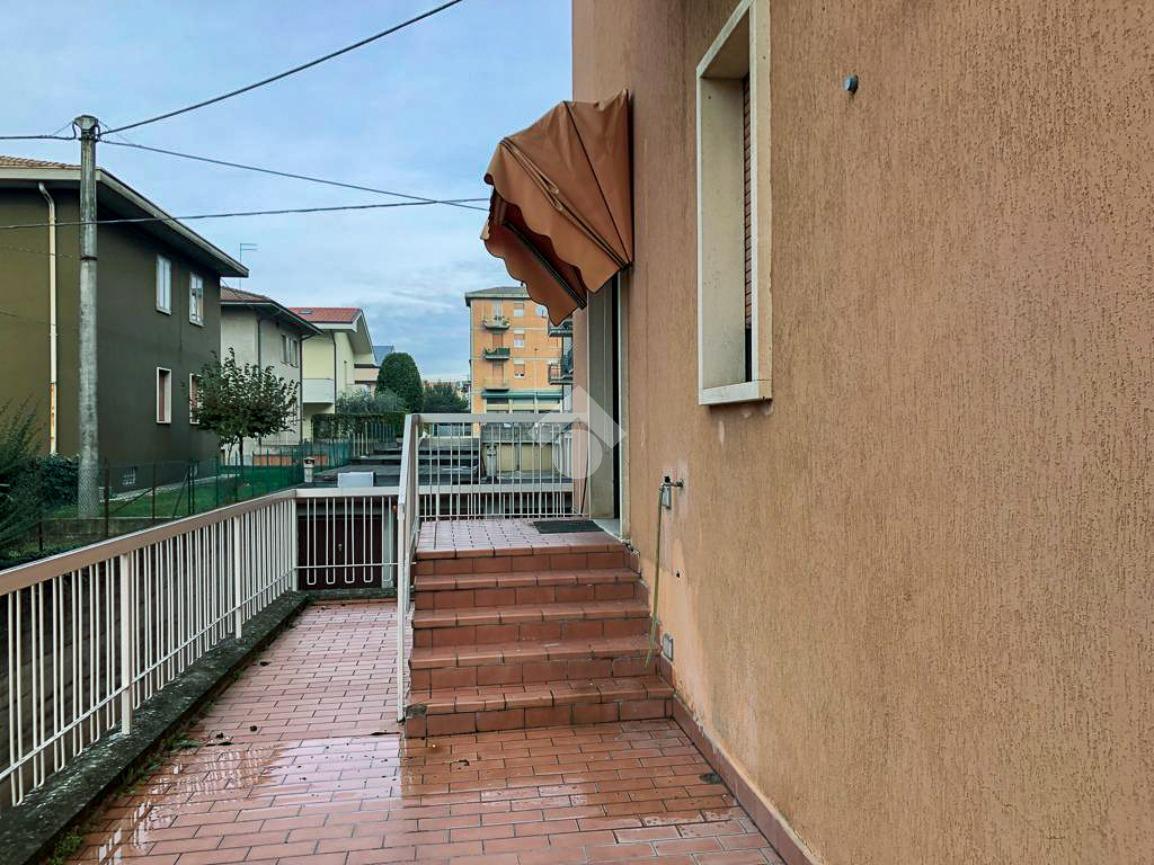 Negozio in affitto a Caldiero