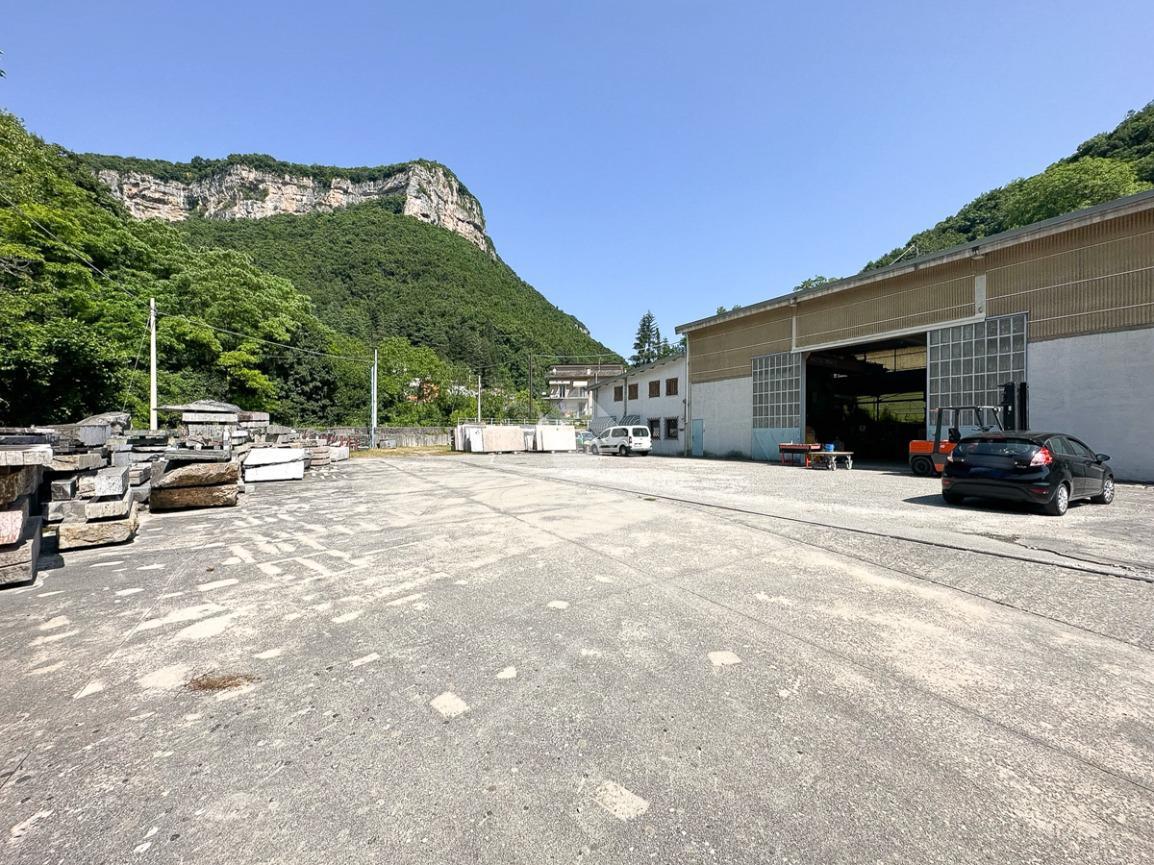 Capannone in vendita a Grezzana